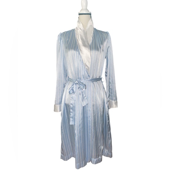 Dior | Intimates & Sleepwear | Vintage Christian Dior Robe Size Medium ...